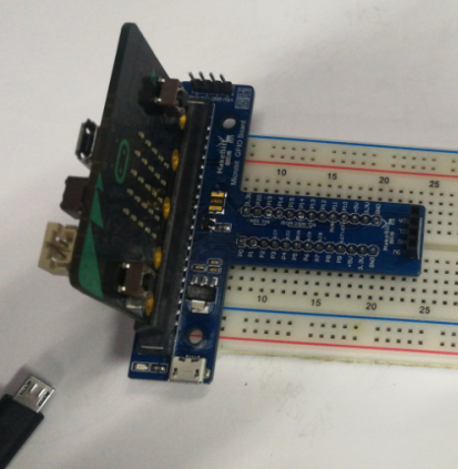 OSOYOO BBC micro:bit GPIO T-shape breakout extension shield on breadbo
